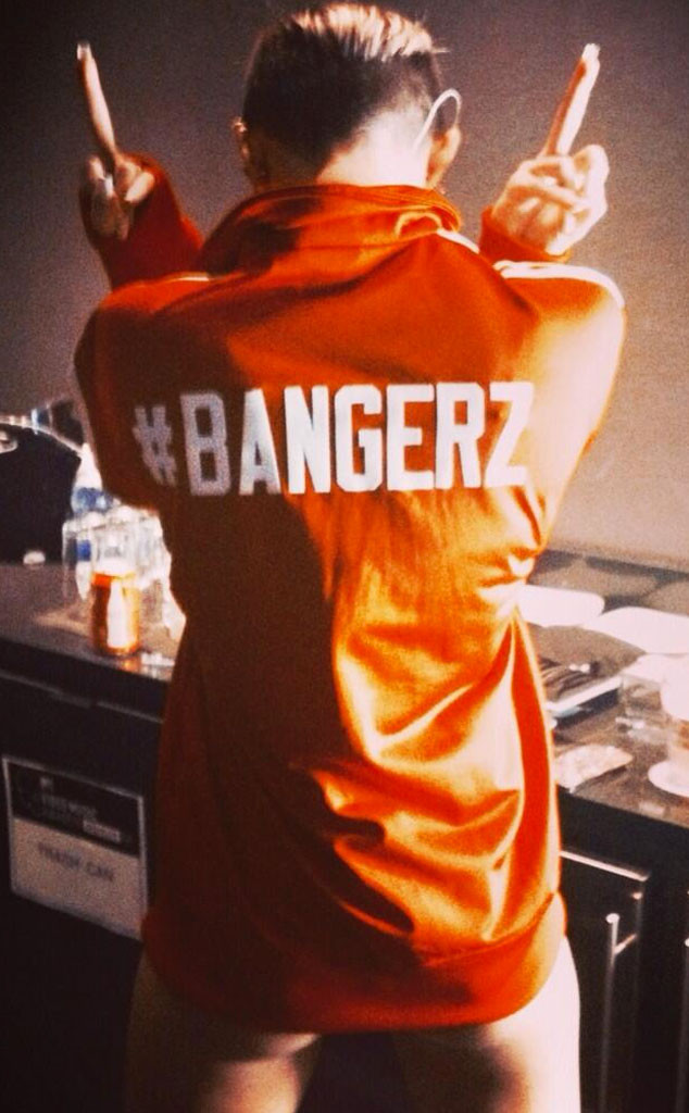 Flipping The Bird From Miley Cyrus Sexy Selfies E News