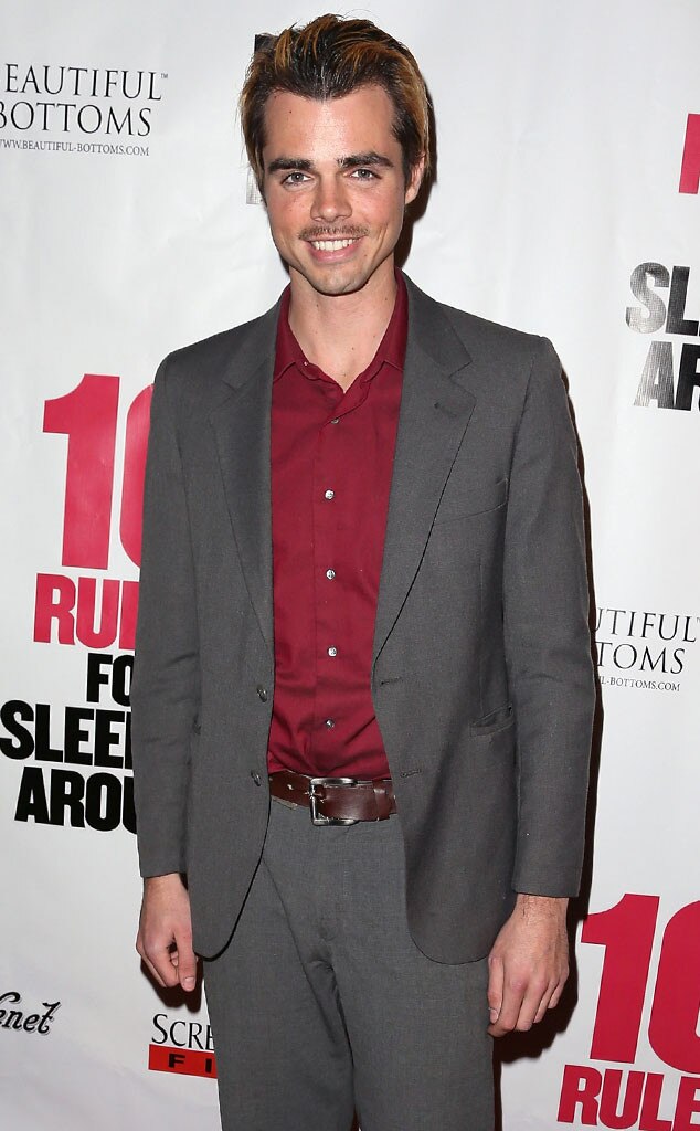 Modern Family's Reid Ewing Opens Up About His Struggle With Body Dysmorphia, Addiction to ...