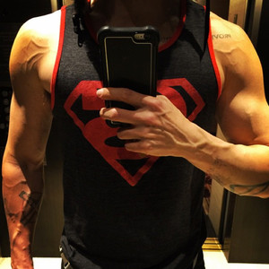Omg Jared Leto Shows Off Bulging Biceps And More Muscles For Suicide