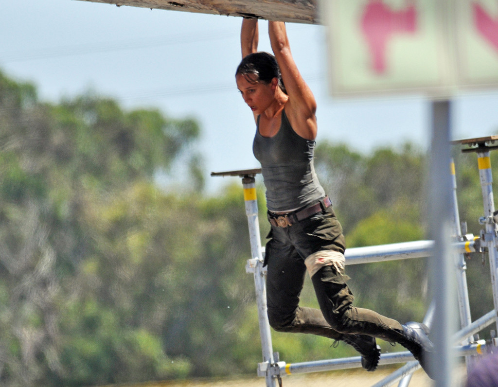 First Look See Alicia Vikander As Lara Croft In Tomb Raider E News