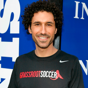 Take That, Cancer! Survivor Stud Ethan Zohn Finishes NYC Marathon - E ...