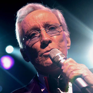 "Moon River" Singer Andy Williams Reveals He Has Bladder Cancer