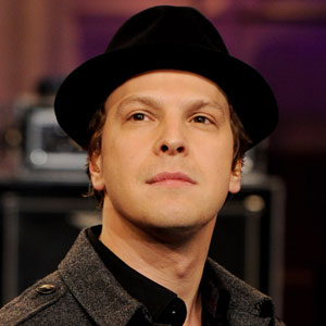 Gavin DeGraw's "Sweeter" Music Video Premiere: Watch Now! - E! Online - CA