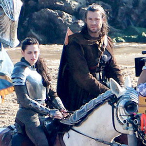 Kristen Stewart's Snow White Fight: How Did She Really Hurt Her Hand?