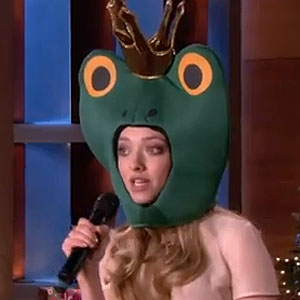 Amanda Seyfried Raps, as Snoop Frog?