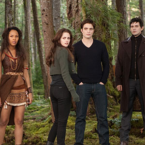 Breaking Dawn Puts the Midnight Screening to the Test - E! Online