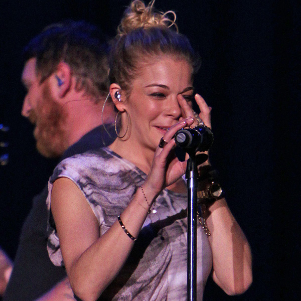 LeAnn Rimes Performs First Concert Since Entering Treatment