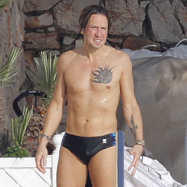 Check Out Keith Urban in a Speedo - E! Online
