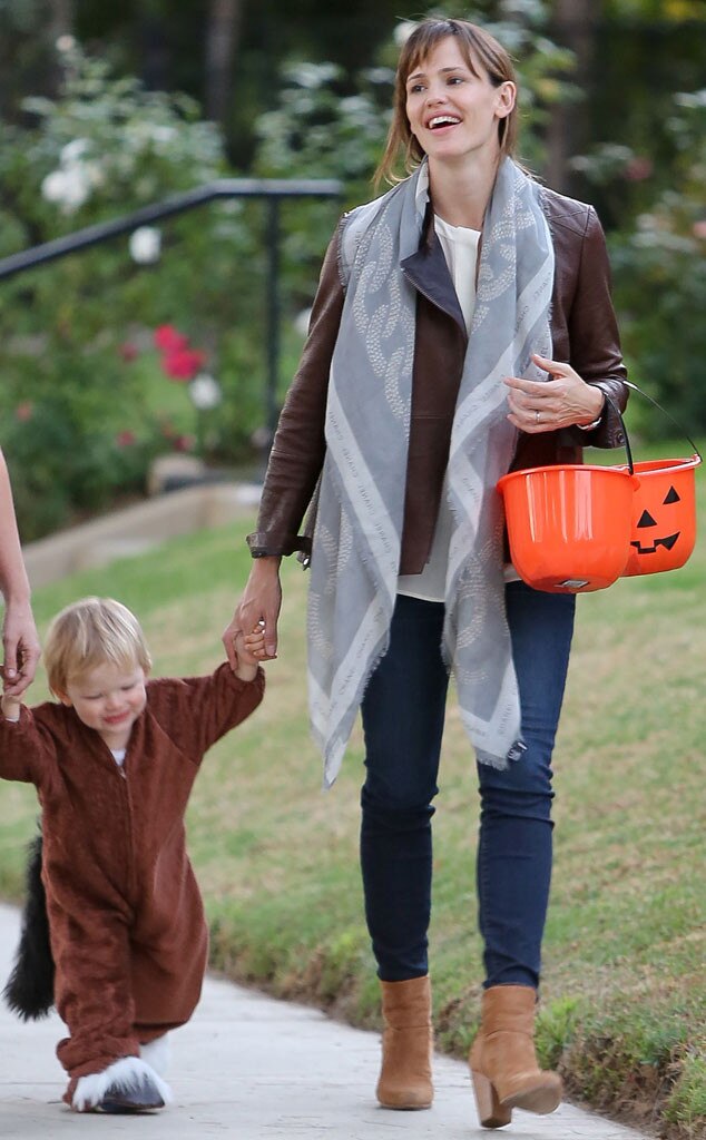 Jennifer Garner Samuel Jennifer Garner Carrying Samuel In LA