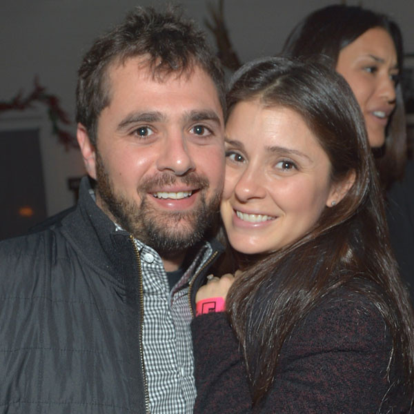 Shiri Appleby Jon Sacudió