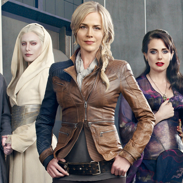 Exclusive Scoop on Defiance From Star Julie Benz!