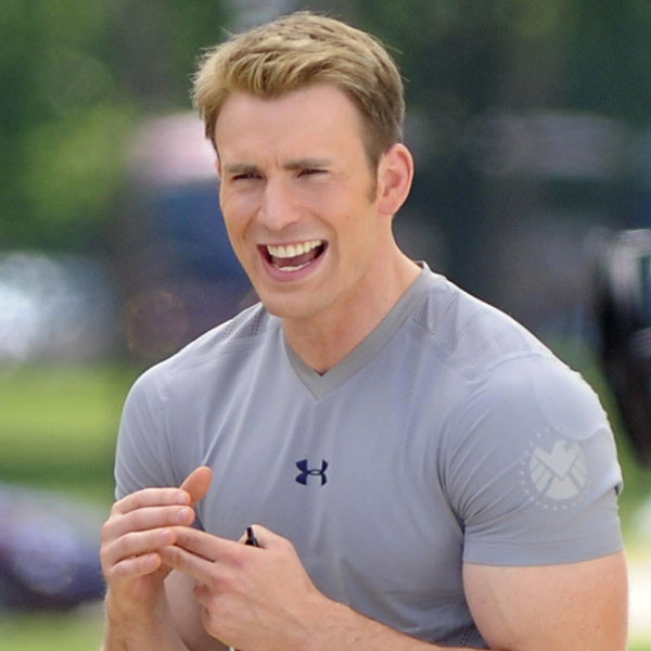 Chris Evans' Buff Captain America Biceps - E! Online