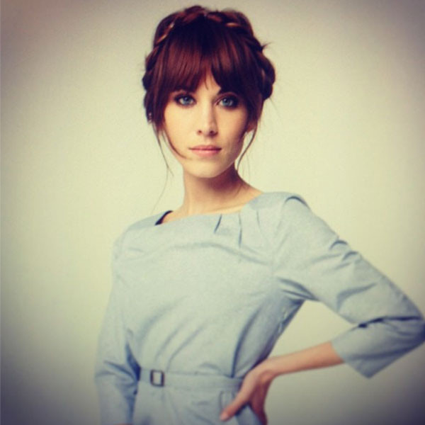 Alexa Chung's Reveals Sneak Peek at L'Oreal Campaign - E! Online