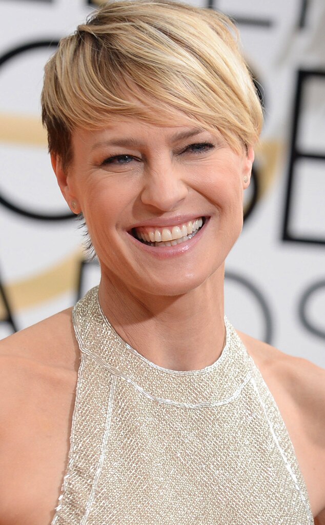 Inside Scoop! Get Robin Wright's Glamorous Golden Globes Hair and ...