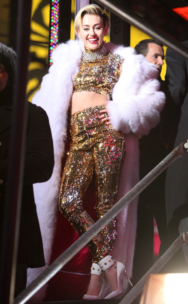 Miley Cyrus Shows Everything