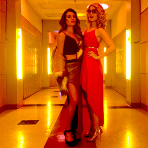 Glees 100th Episode Lea Michele And Dianna Agron Glam Up As Disco
