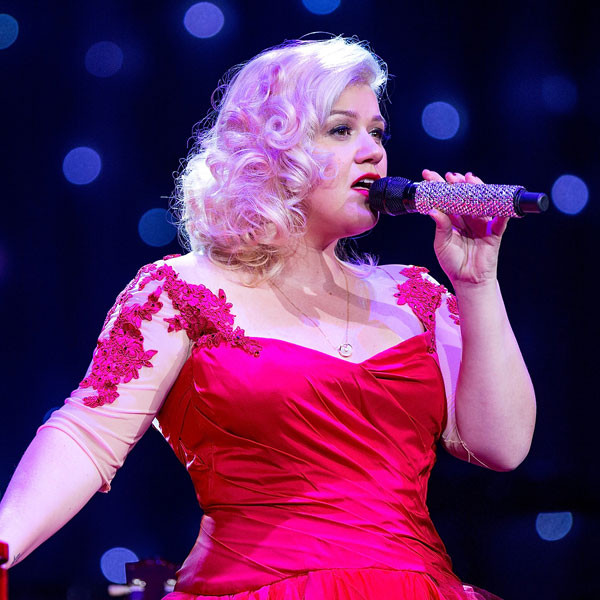 Kelly Clarkson Hospitalized Before Benefit Concert