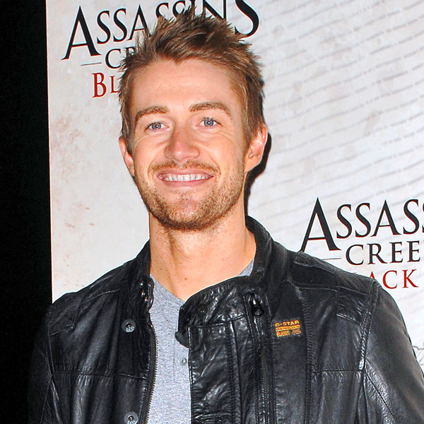 Rob Buckley to Star in Rob Thomas' New CW Show - E! Online