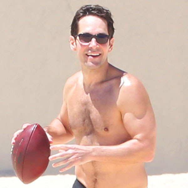 Paul Rudd Unveils Surprisingly Buff Beach Body—See the Pic! - E! Online