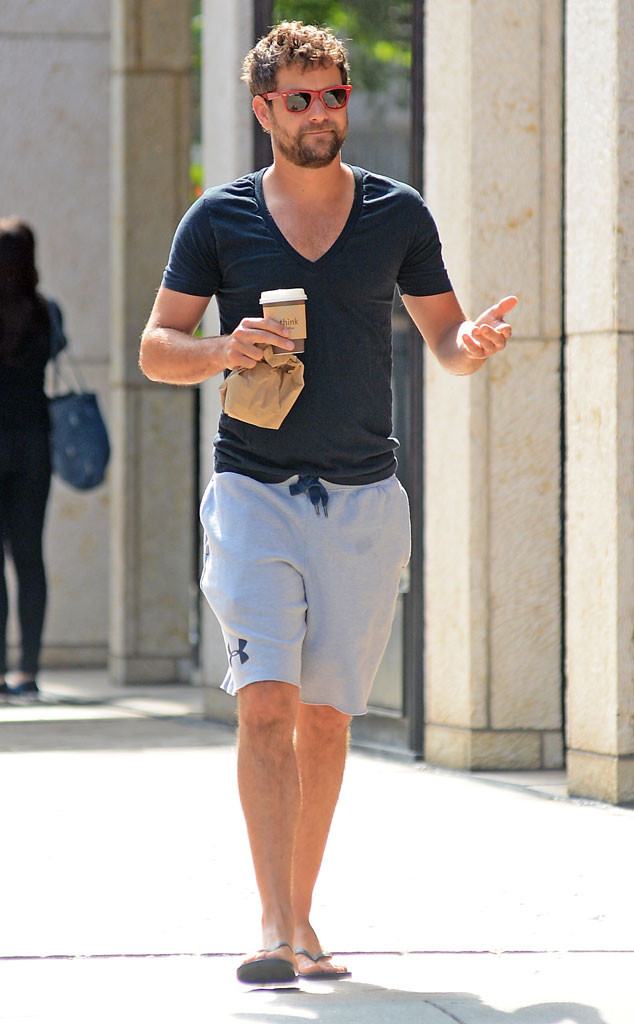 Joshua Jackson from The Big Picture: Today's Hot Photos | E! News