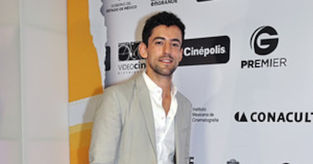 Luis Gerardo Méndez revela que es gay - E! Online Latino - MX Luis Gerardo Méndez revela que es gay - E! Online Latino - MX