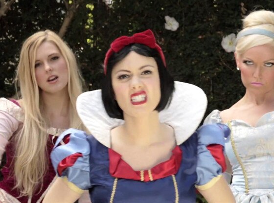 Frozen's Elsa and Snow White Face Off in Disney Princess Rap Battle ...