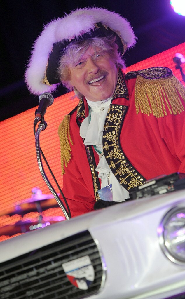Paul Revere Dies: The Raiders Band Leader, Madman of Rock n' Roll, Was ...