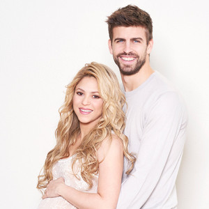 Pregnant Shakira Shows Baby Bump, Looks Beautiful in New Photos With ...