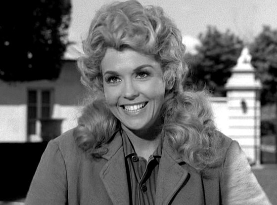 Donna Douglas Dies at 81: Watch The Beverly Hillbillies' Elly May ...