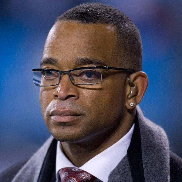 Stuart Scott Dies: ESPN Anchor Was 49, Battled Cancer - E! Online