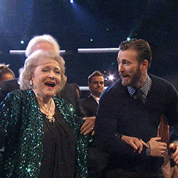 Swoon! Chris Evans Gives Betty White His Arm at People's Choice Awards