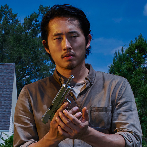The Walking Dead's Steven Yeun Defends the Glenn Controversy - E! Online