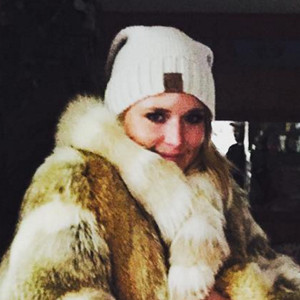 Miranda Lambert Gets 2 Fur Coats for Christmas, Stirs Controversy
