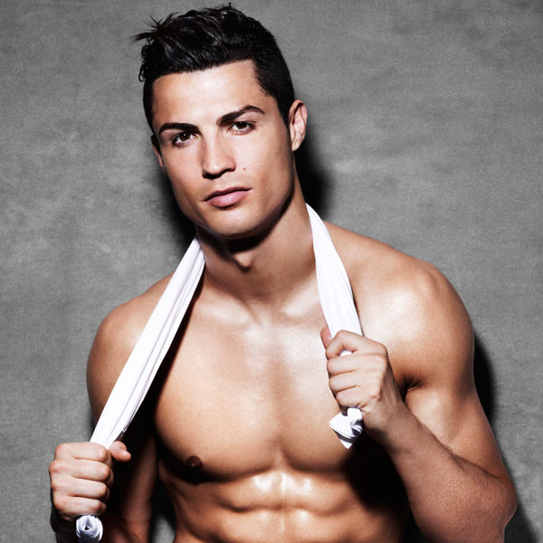 Happy 30th Birthday, Cristiano Ronaldo! See His Sexy Shirtless Pics - E ...