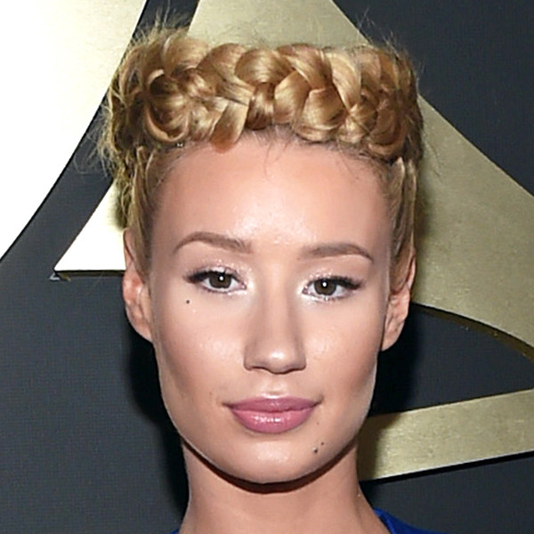 Look: Iggy Wore A Really Awkward Braided Crown at the 2015 Grammys...