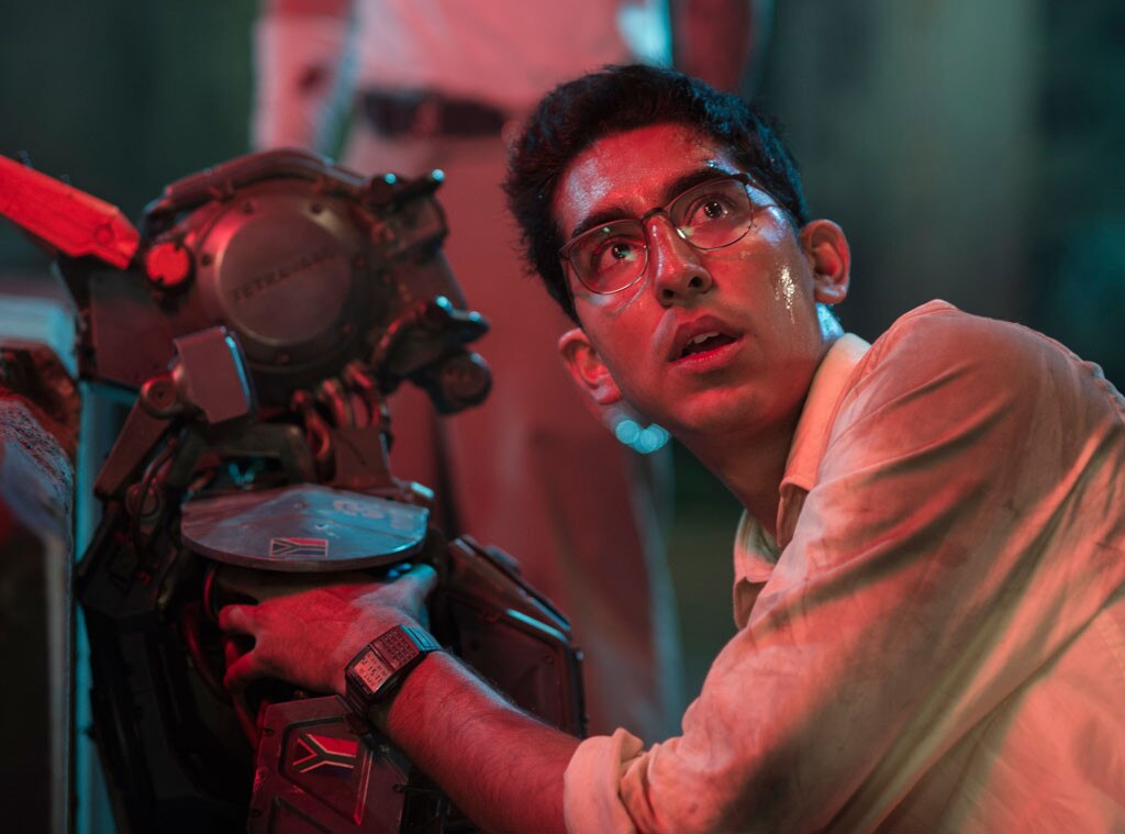 Chappie Review Roundup: Can Hugh Jackman's Mullet and a Rogue Robot Win ...