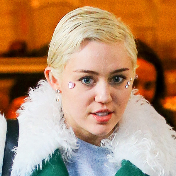 Miley Cyrus Dyeing Kim Kardashian's Hair Looks Like a Hot Mess - E! Online