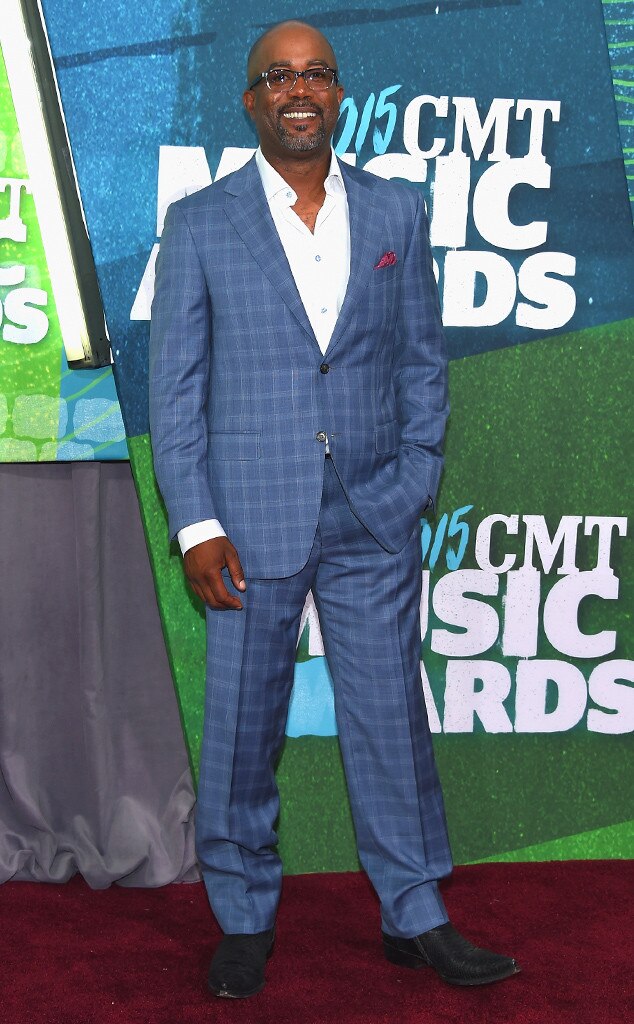 Darius Rucker Dedicates Performance to Charleston | E! News