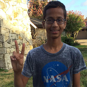 Obama Supports Boy Who Built Clock Teachers Mistook for Bomb