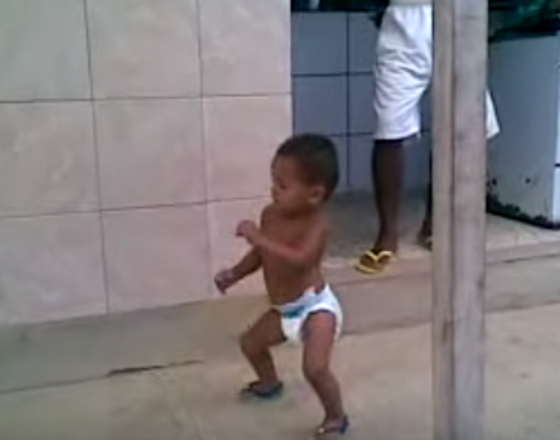 As crianças e bebês que dançam melhor que você - E! Online Brasil