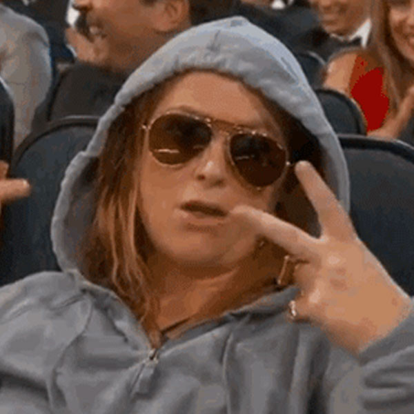 10 GIFs That Prove Amy Poehler Should Be at All Awards Shows