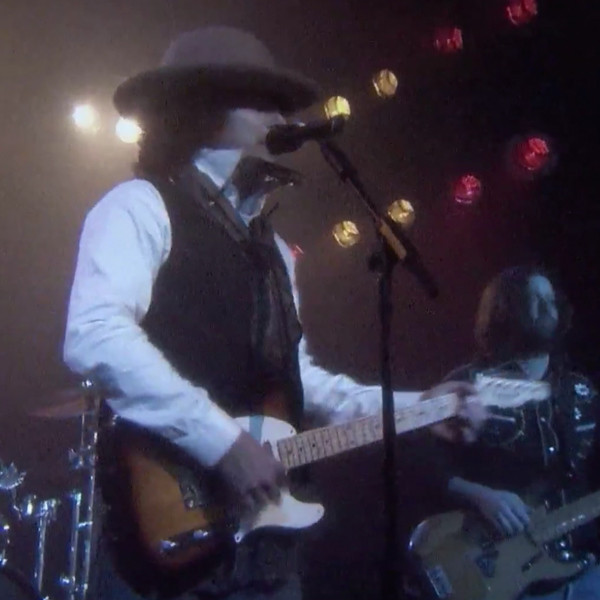 Jimmy Fallon Sings Drake's "Hotline Bling" as Bob Dylan