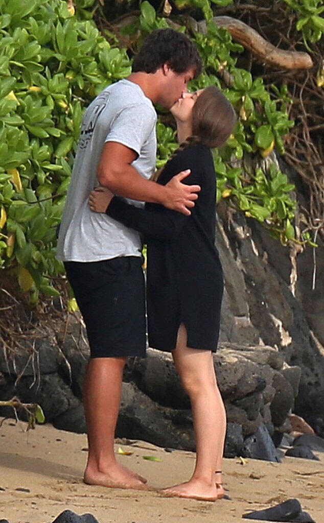 Bindi Irwin and Her Boyfriend Share a Kiss on the Beach | E! News Australia