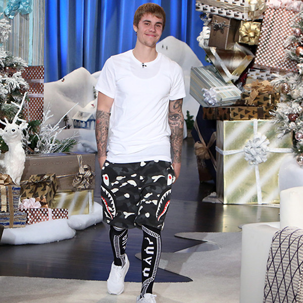 Justin Bieber Declares He's Single - E! Online