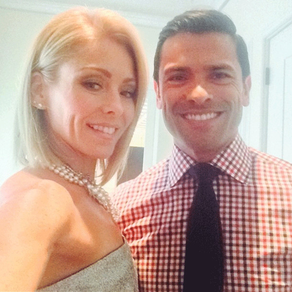 Kelly Ripa Celebrates 21st Wedding Anniversary With Mark Consuelos