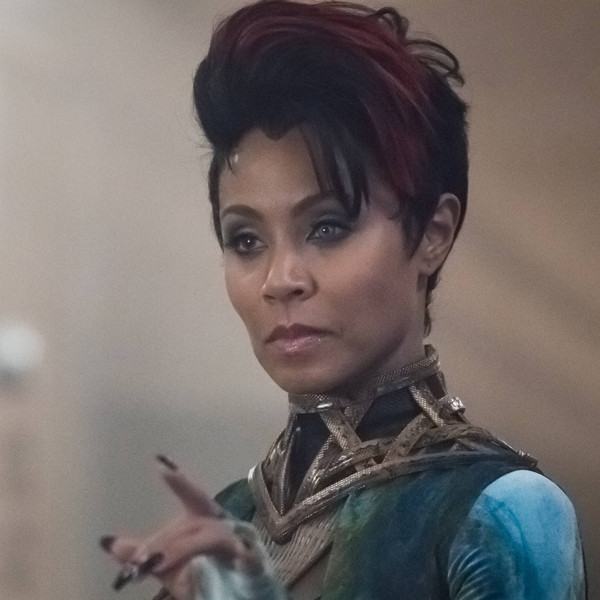 Fish Mooney's Back in Gotham and She's Got...Powers?! | E! News