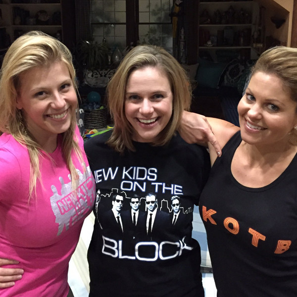 Fuller House Season 2: New Kids on the Block Is Performing! | E! News