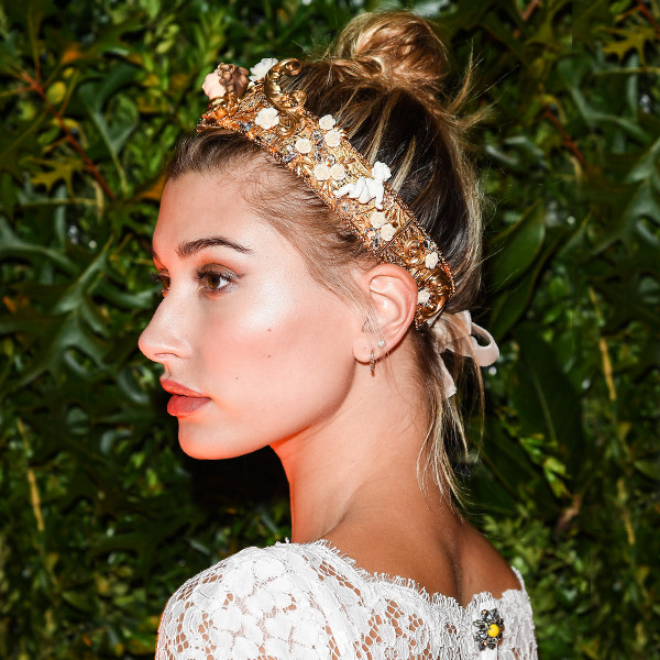 Photos from Celebs Who Love Their Buns