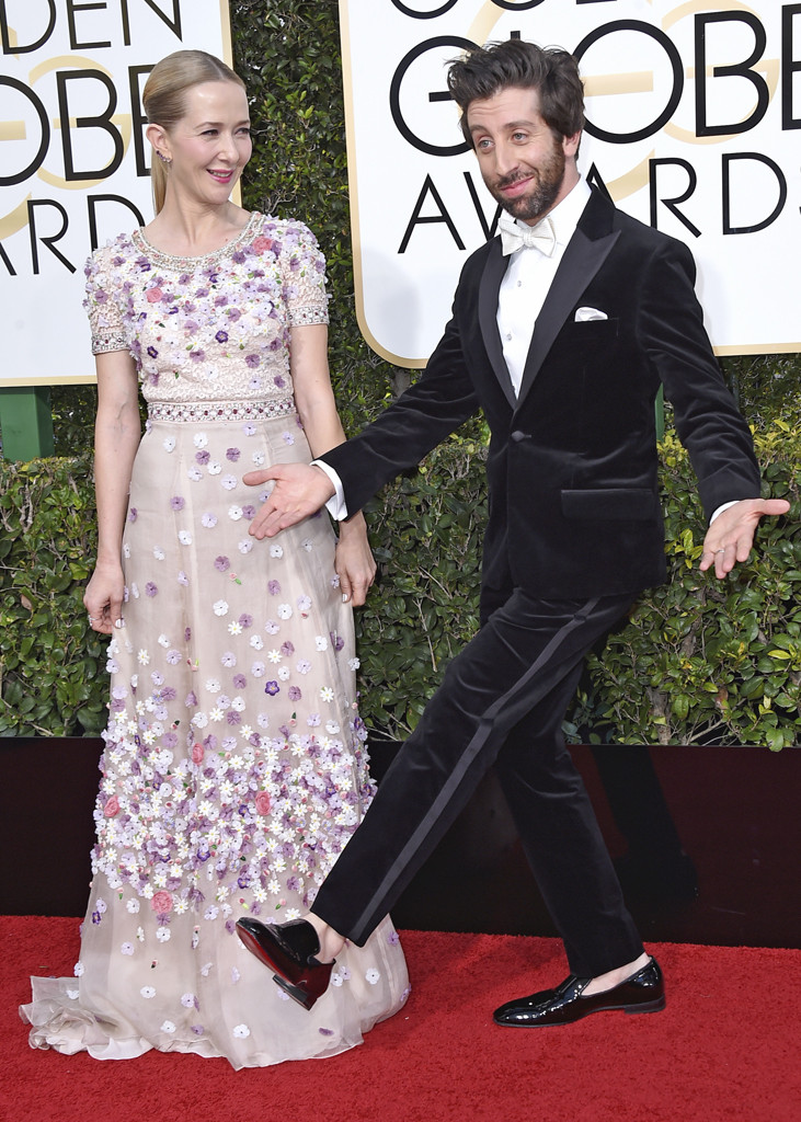 Jocelyn Towne & Simon Helberg from 2017 Golden Globes: Candid Moments ...