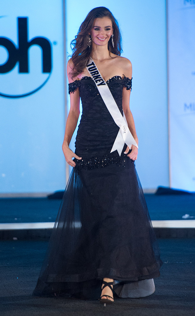 Miss Turkey from Miss Universe 2017 Evening Gown Competition | E! News